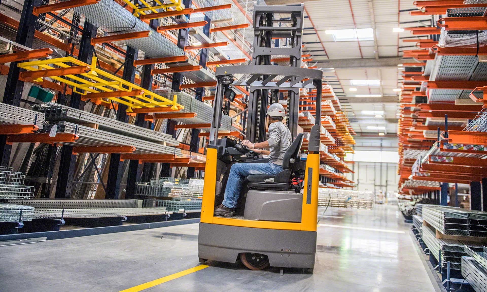 25 warehouse safety tips - Mecalux.com 25 warehouse safety tips - Mecalux.com