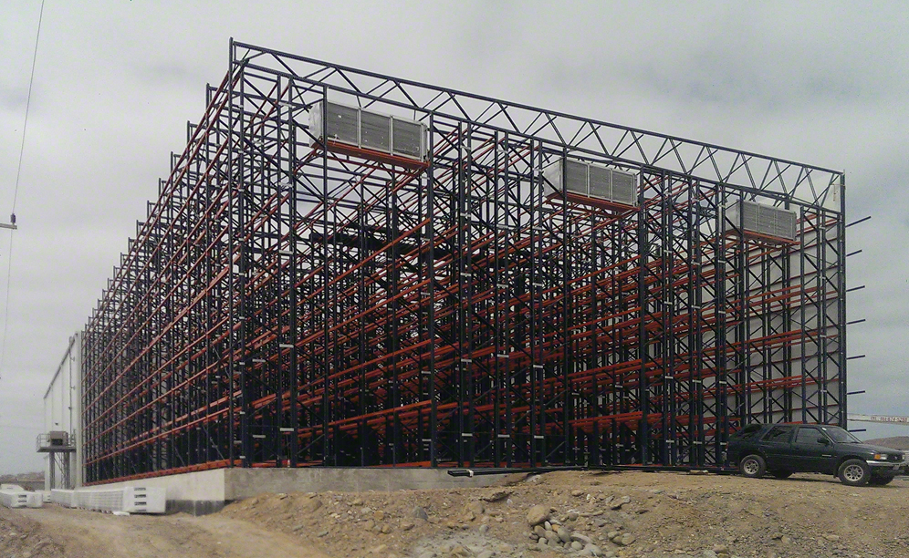 Example of clad-rack cold storage warehouses for Fruvemex - Mecalux.com